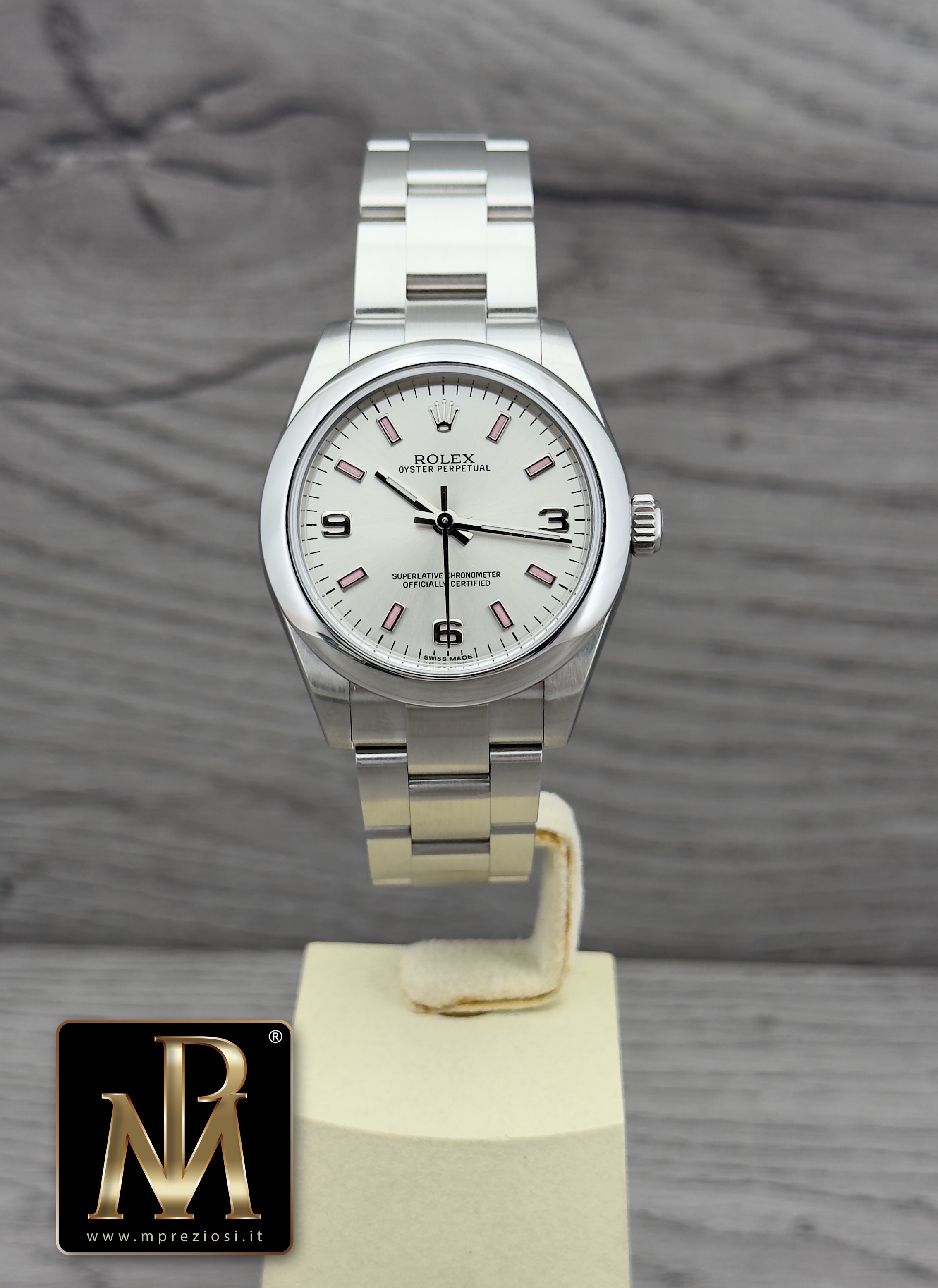 Rolex Oyster Perpetual 177200 Full Set: Quadrante argentè con dettagli rosa